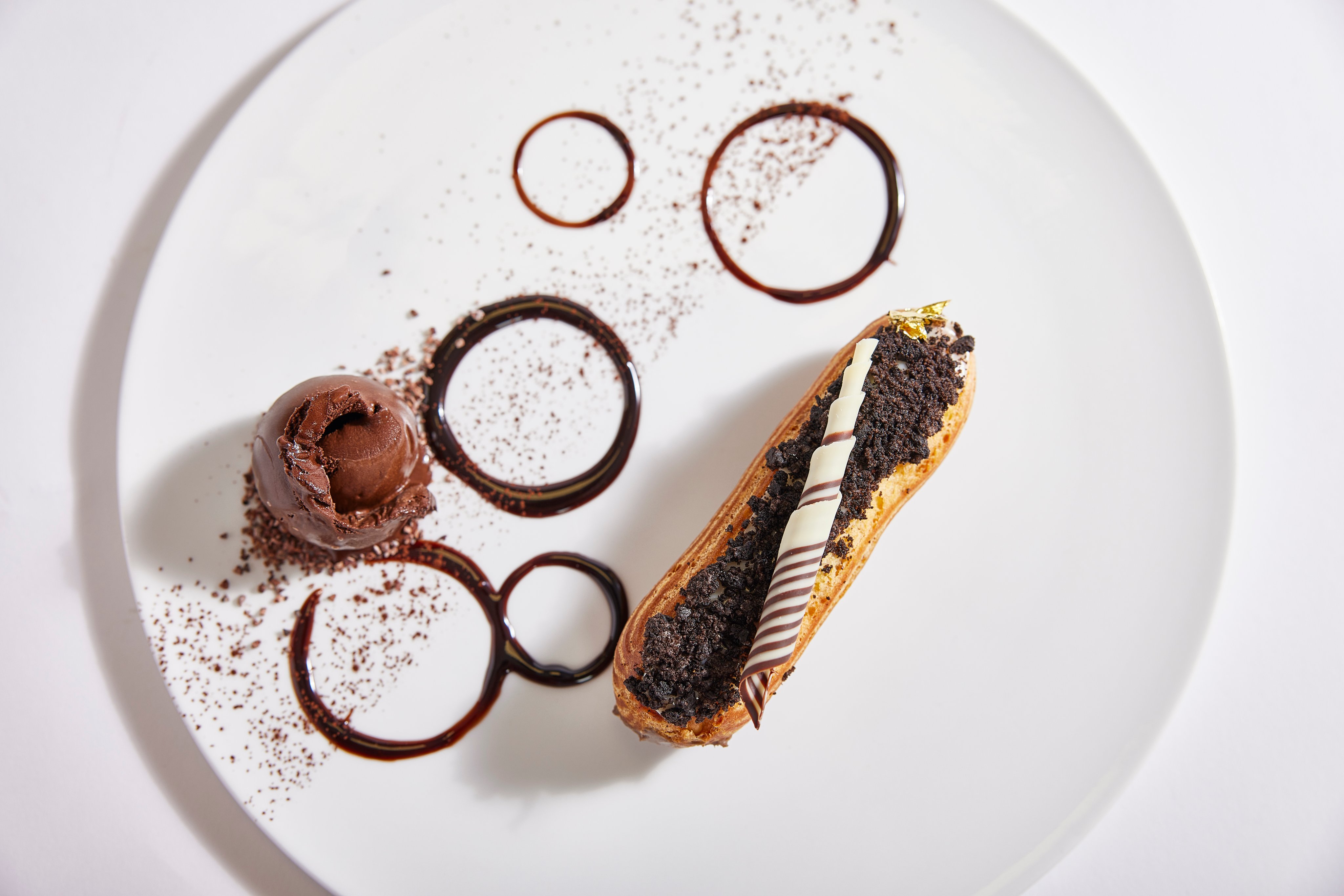 Chefs Divulge 8 Dessert Plating Techniques for Eclairs